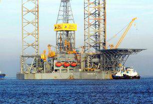 Saudi Aramco extends leases on three offshore rigs